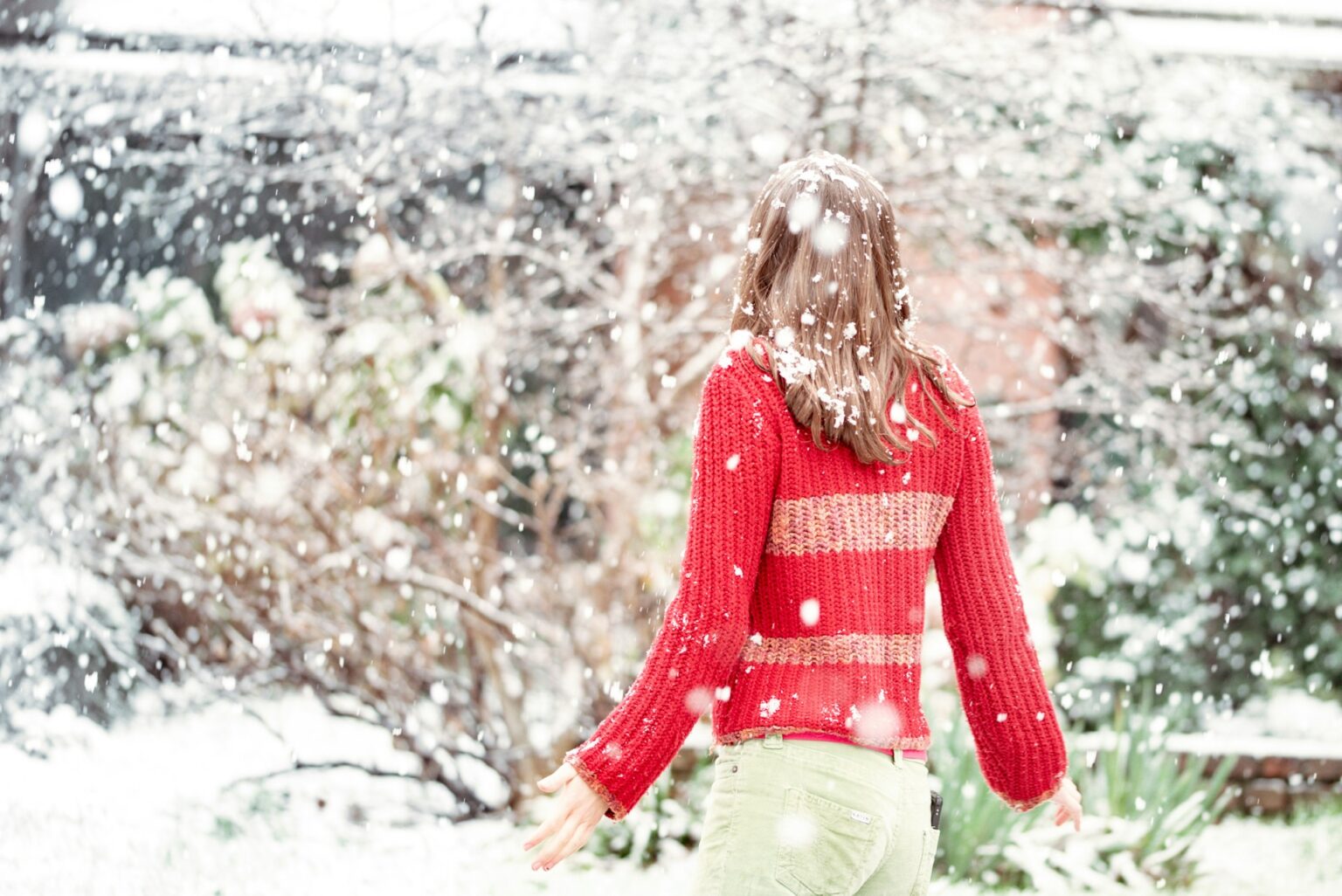 7 Proven Ways to Survive Extreme Cold During Winter - Grits and Gear